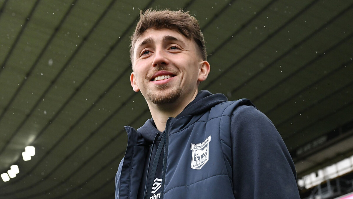 Rangers sign Neil following Sunderland exit | SoccerSeer